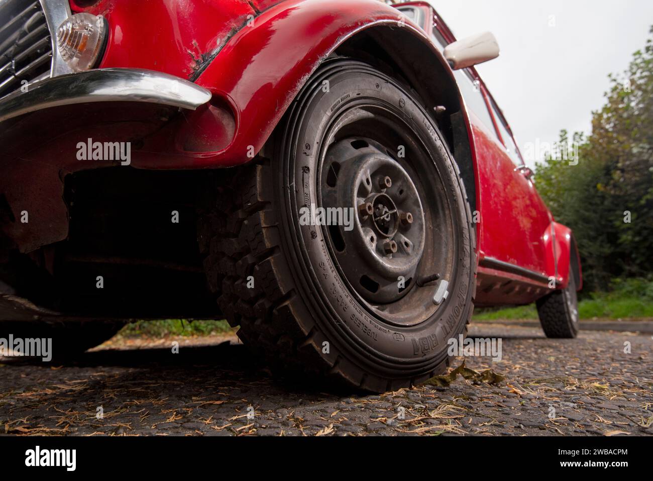 the classic Mini driven by Richarf Hammond on the Top Gear India ...