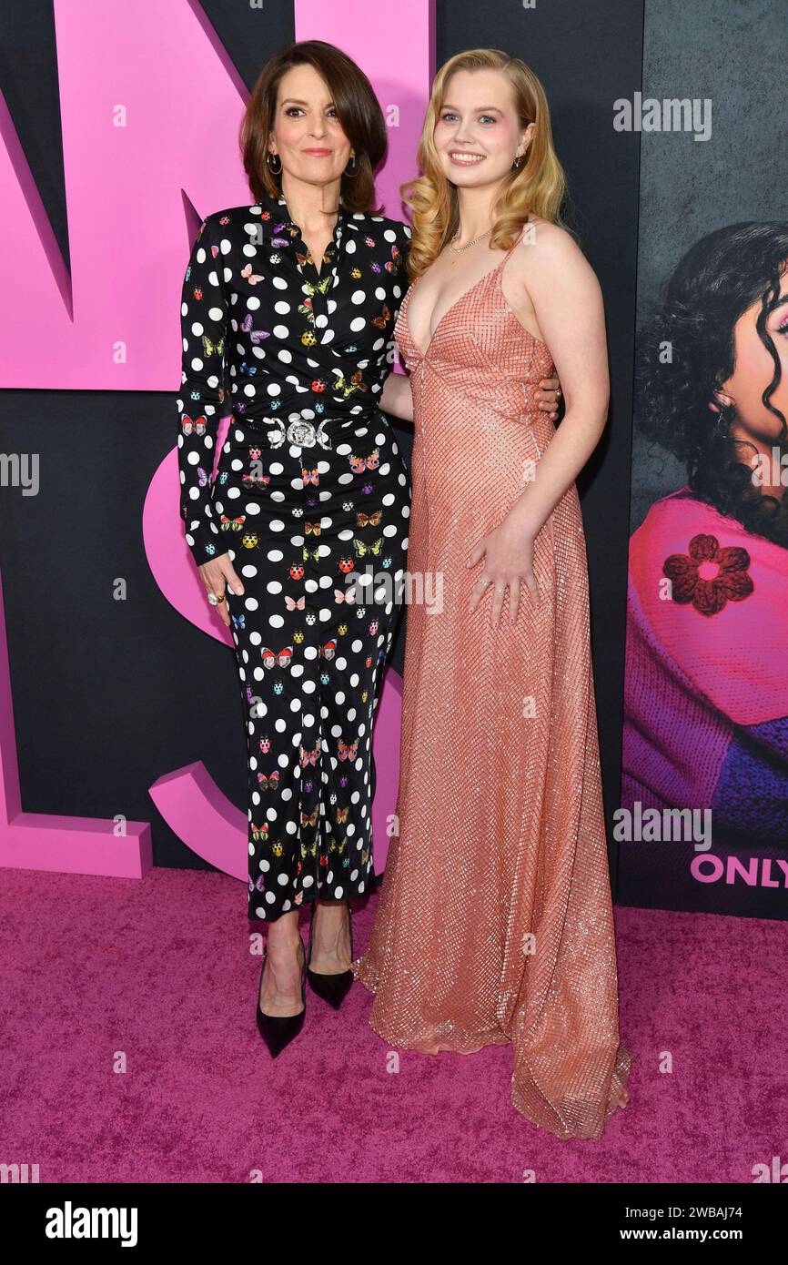 Photo by: zz/NDZ/STAR MAX/IPx 2024 1/8/24 Tina Fey and Angourie Rice at ...
