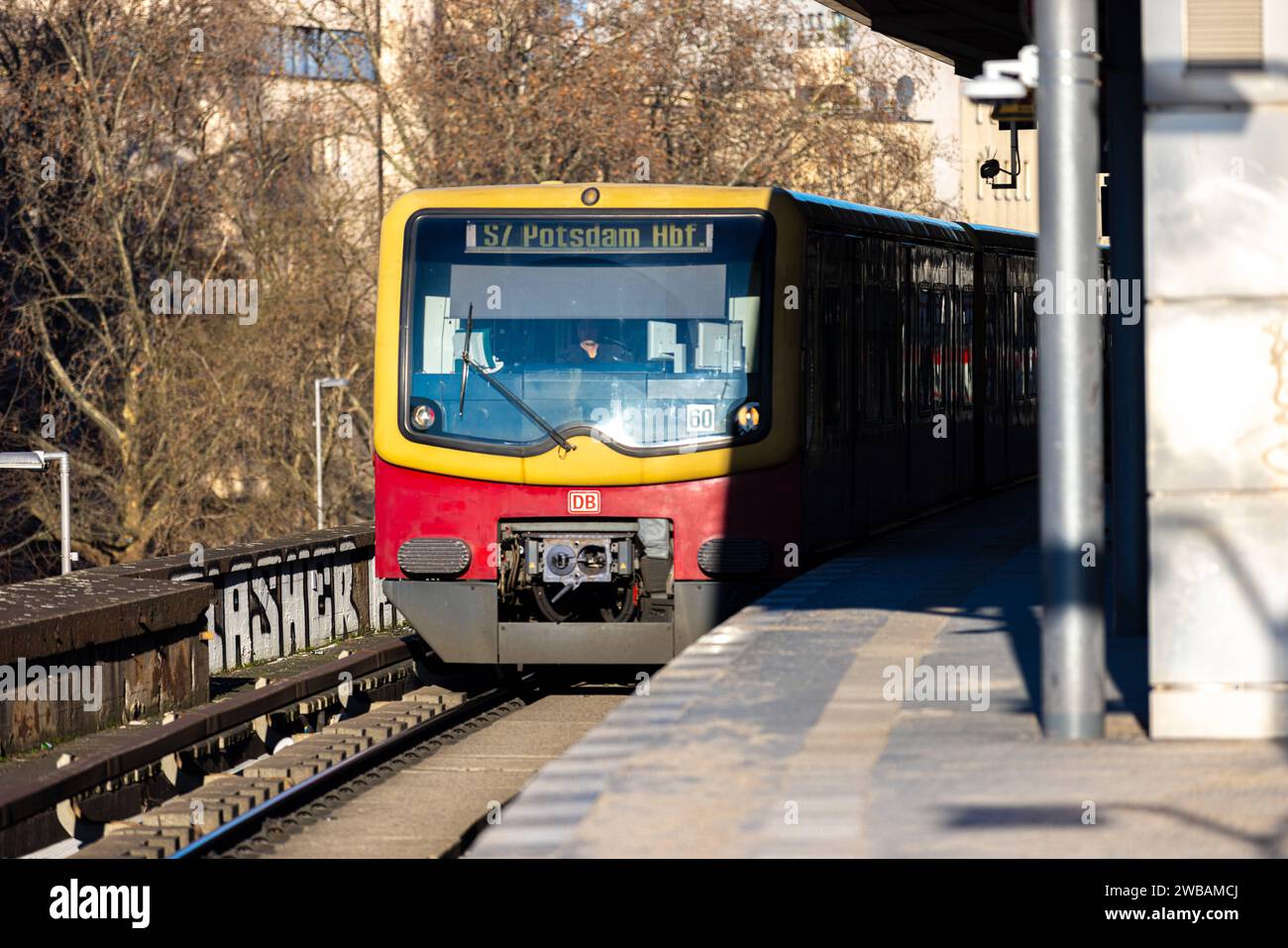 Symbolbild Deutsche Bahn Deutschland, Berlin, am 08.01.2024: S-Bahn der ...