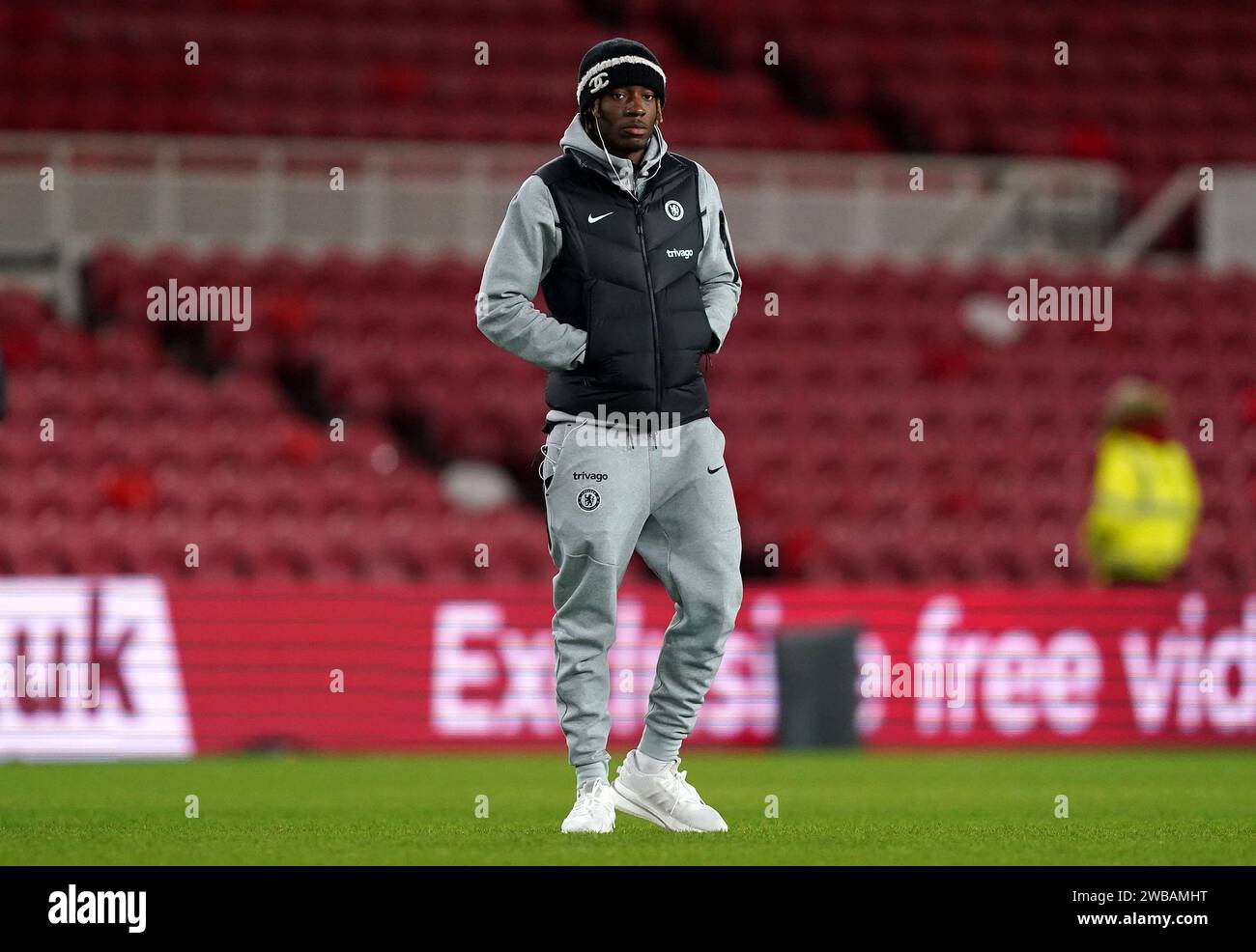 Chelsea players inspect the pitch before the Carabao Cup semi final ...