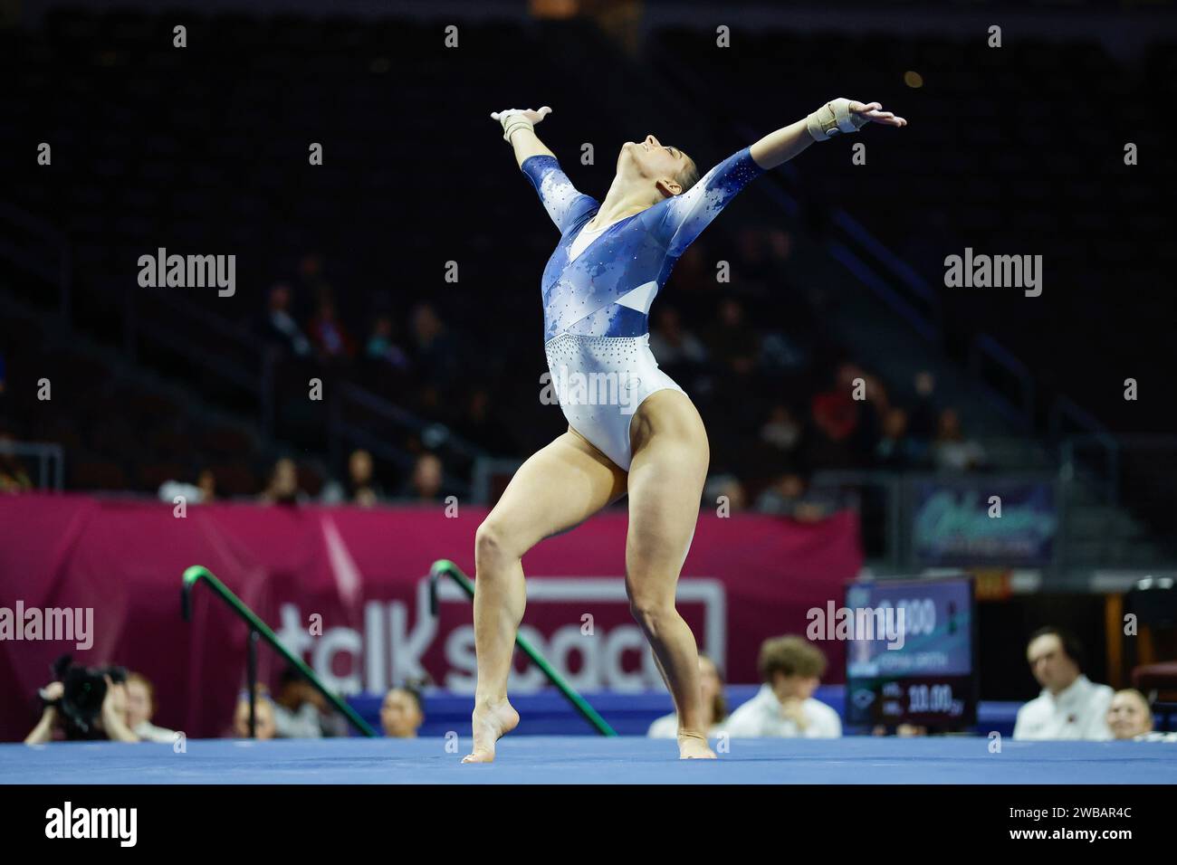 Auburn's Cassie Stevens competes on the floor exercise during an NCAA ...