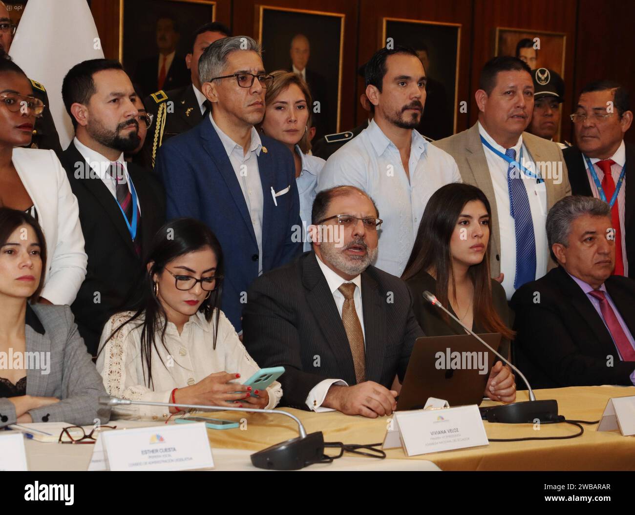 RESOLUCIONES-ASAMBLEA-HENRY-KRONFLE Quito, martes 9 de enero del 2024 ...