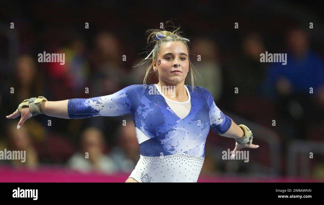 Auburn's Julianne Huff competes on the floor exercise during an NCAA ...