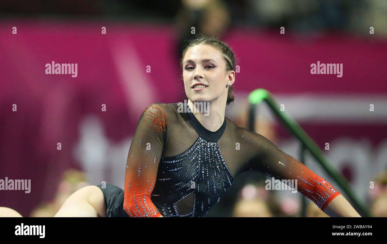 Oregon State's Sage Thompson competes on the floor exercise during an ...