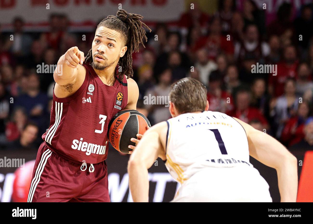 Carsen Edwards (Bayern Basketball, #3) gibt Anweisungen. GER, FC Bayern ...