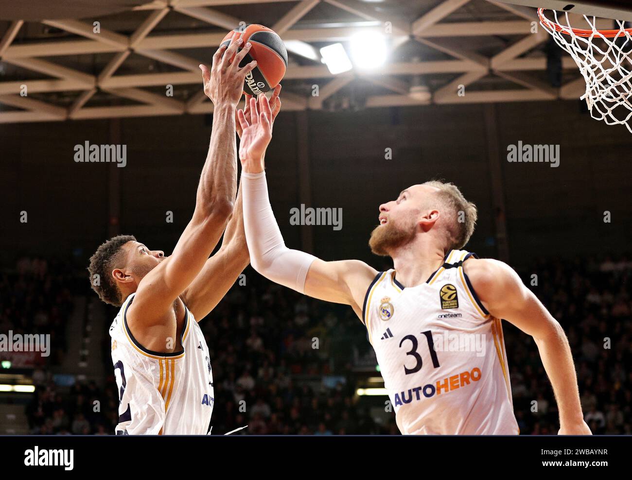 Walter Tavares (Real Madrid, #22)behauptet den Bal. GER, FC Bayern ...