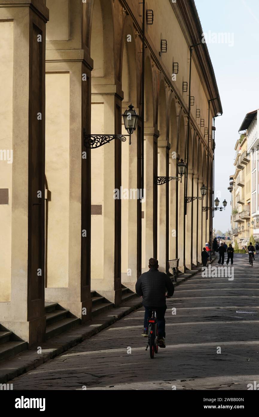 Ponte Vecchio bridge with shops and buildings on the bridge in Florence ...