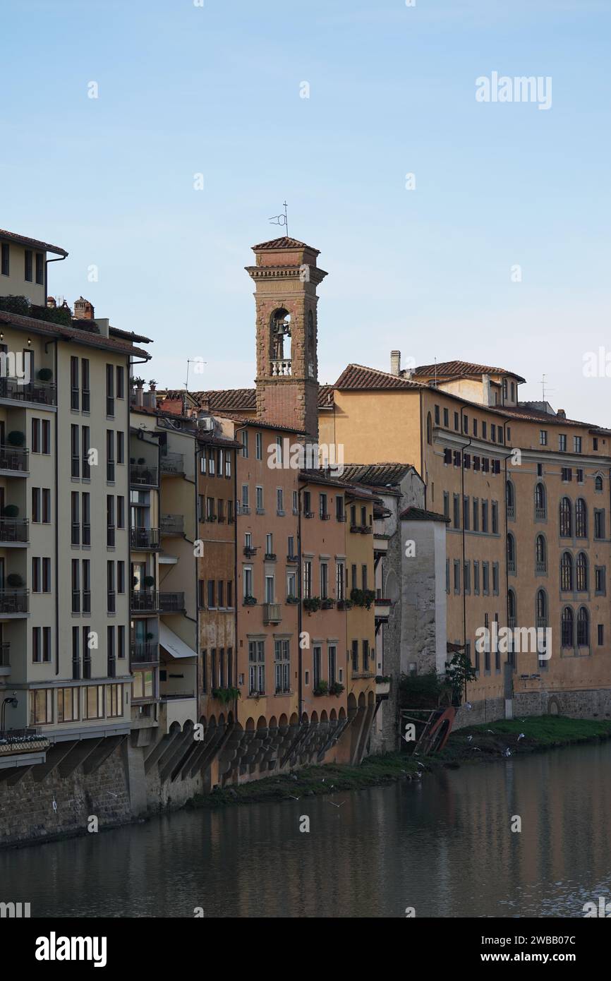 Ponte Vecchio bridge with shops and buildings on the bridge in Florence ...