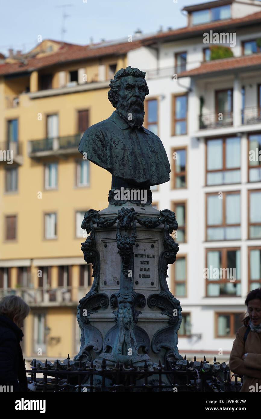 Ponte Vecchio bridge statue of Benvenuto Cellini in Florence Italy ...