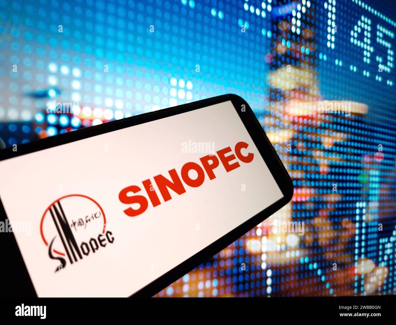 Konskie, Poland - January 07, 2024: Sinopec company logo displayed on mobile phone screen Stock ...