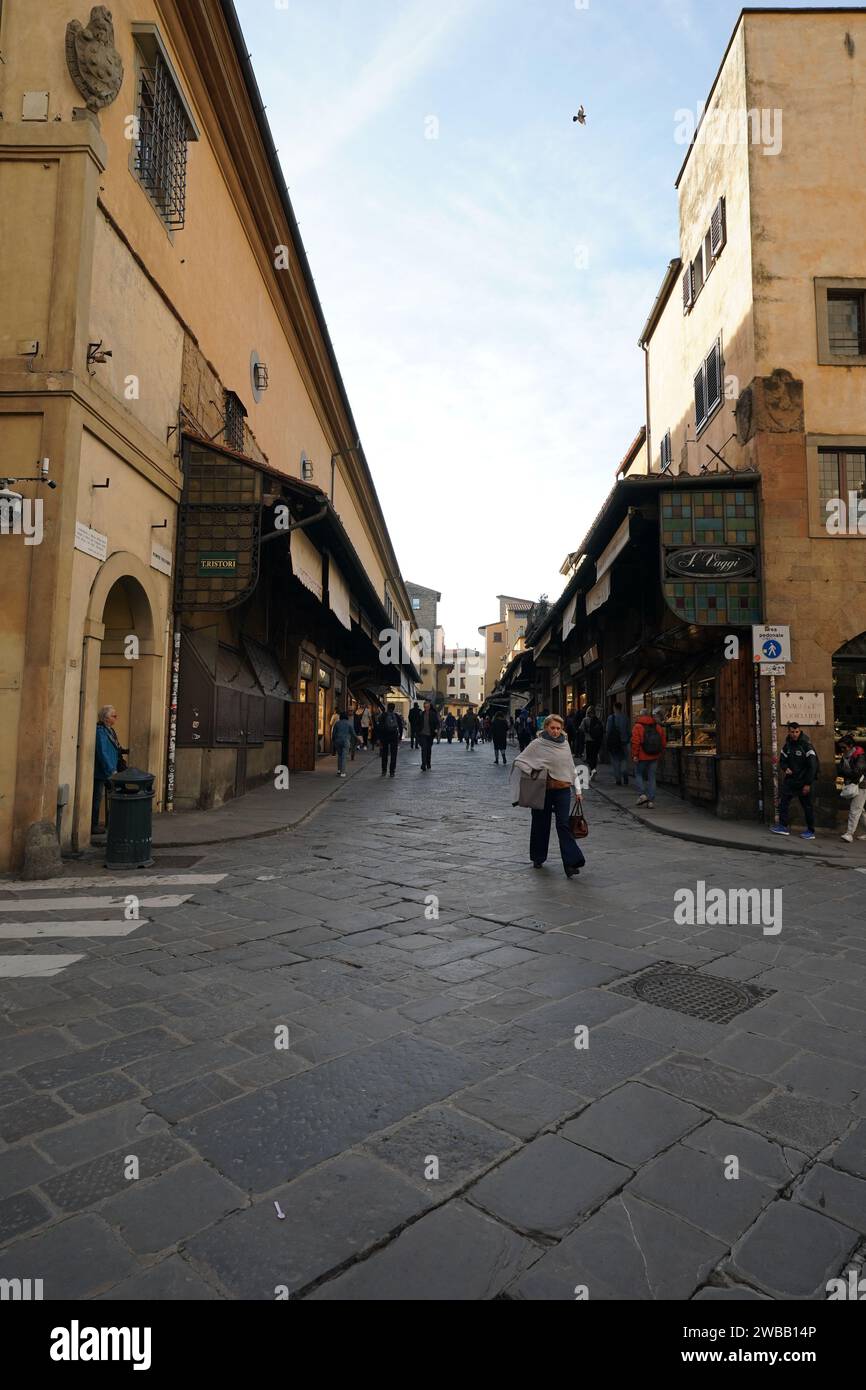 Ponte Vecchio bridge with shops and buildings on the bridge in Florence ...