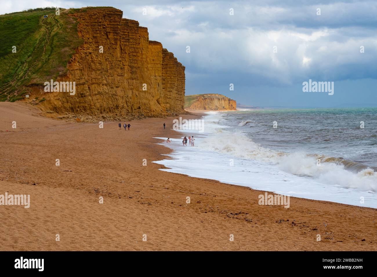 Red cliffs at west bay hi-res stock photography and images - Alamy