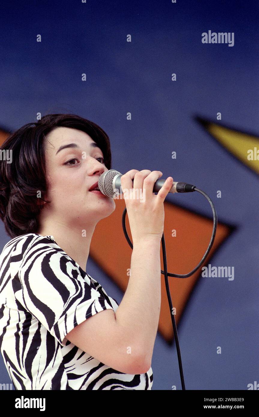 Milan Italy 1996-06-28 : Carmen Consoli, Italian singer, live concert ...