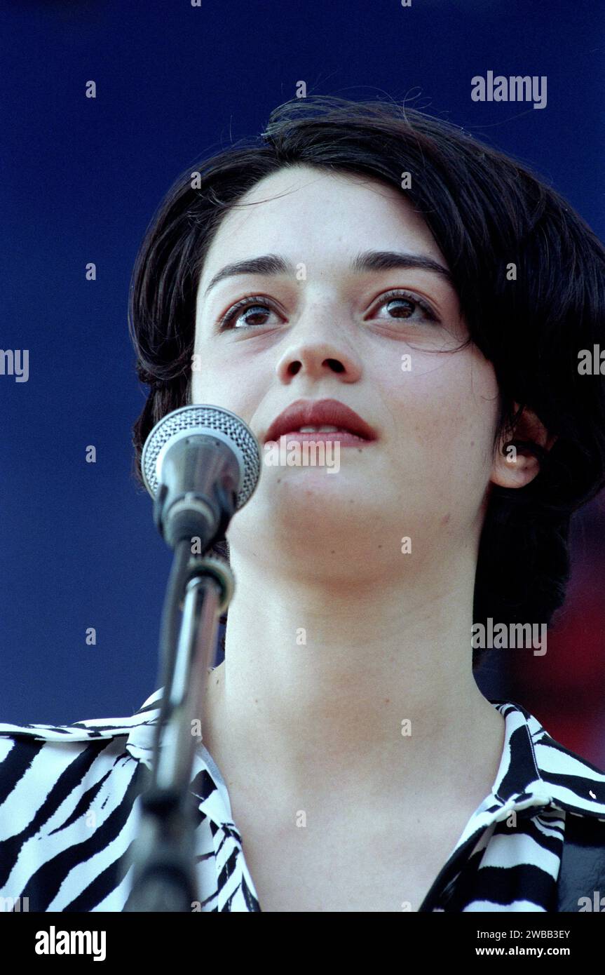 Milan Italy 1996-06-28 : Carmen Consoli, Italian singer, live concert ...