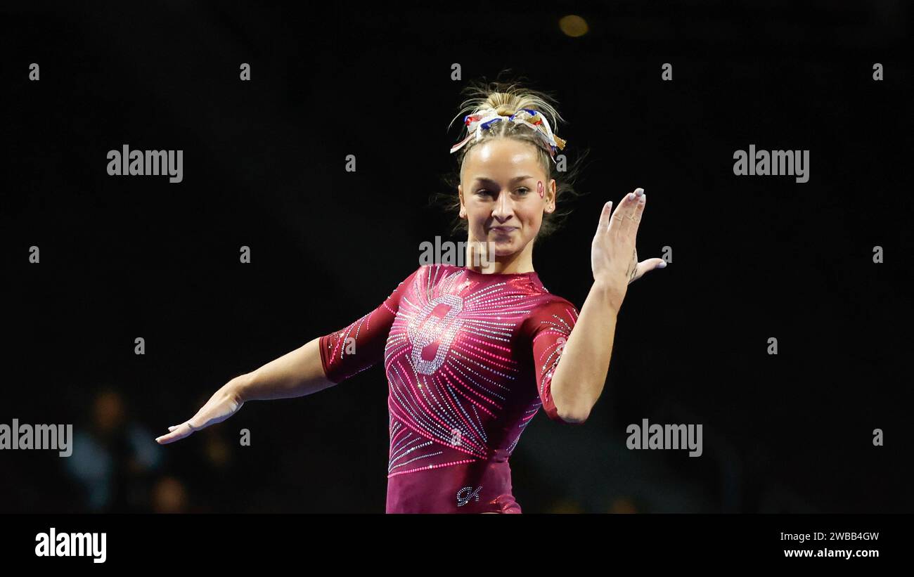 Oklahoma's Audrey Davis competes on the floor exercise during an NCAA ...