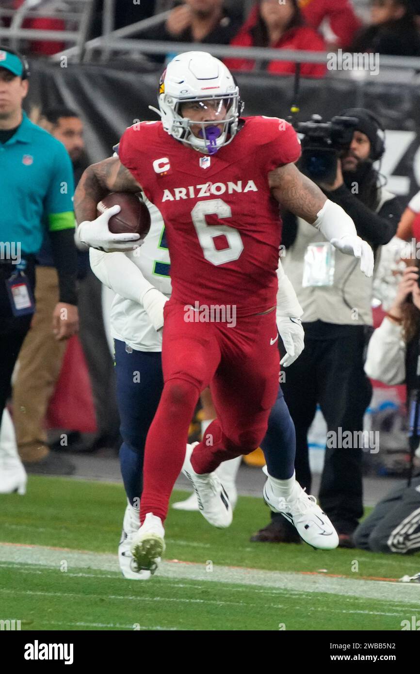 Arizona Cardinals running back James Conner (6) during the first half ...