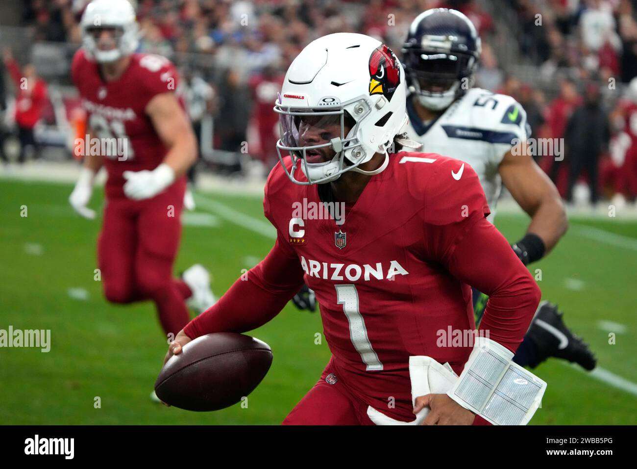 Arizona Cardinals quarterback Kyler Murray (1) during the first half of ...