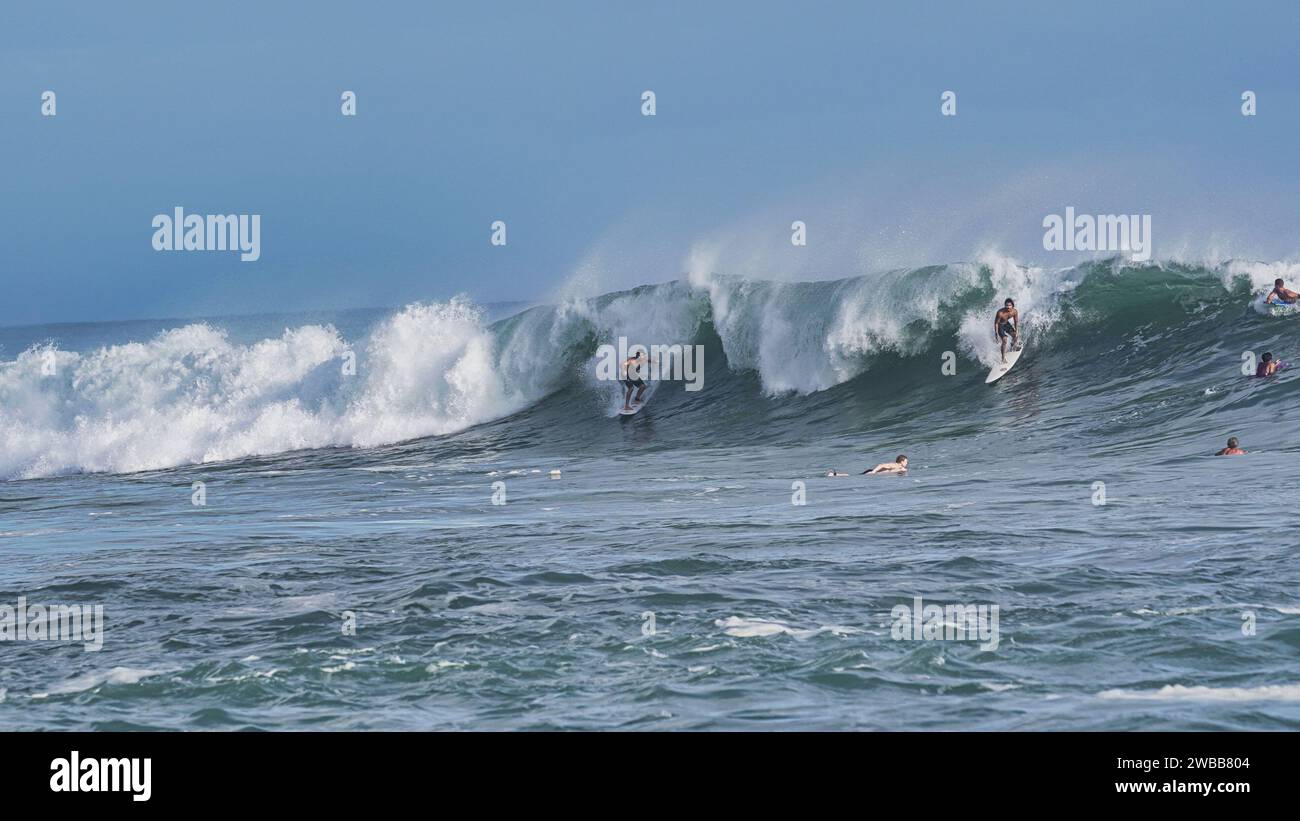 Surf spot oahu hi-res stock photography and images - Alamy