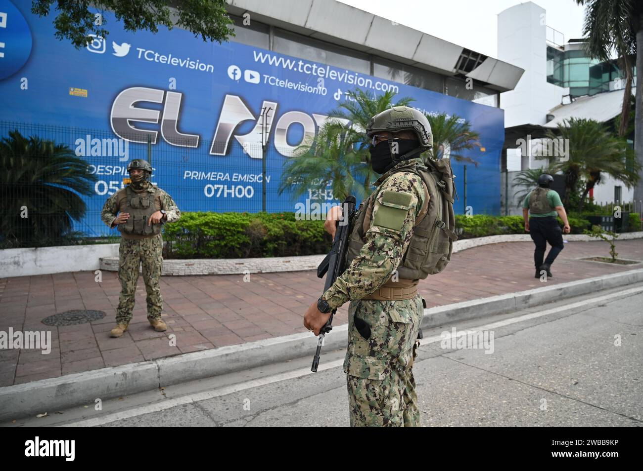 Guayaquil, Ecuador. 09th Jan, 2024. Soldiers surround the TC television ...