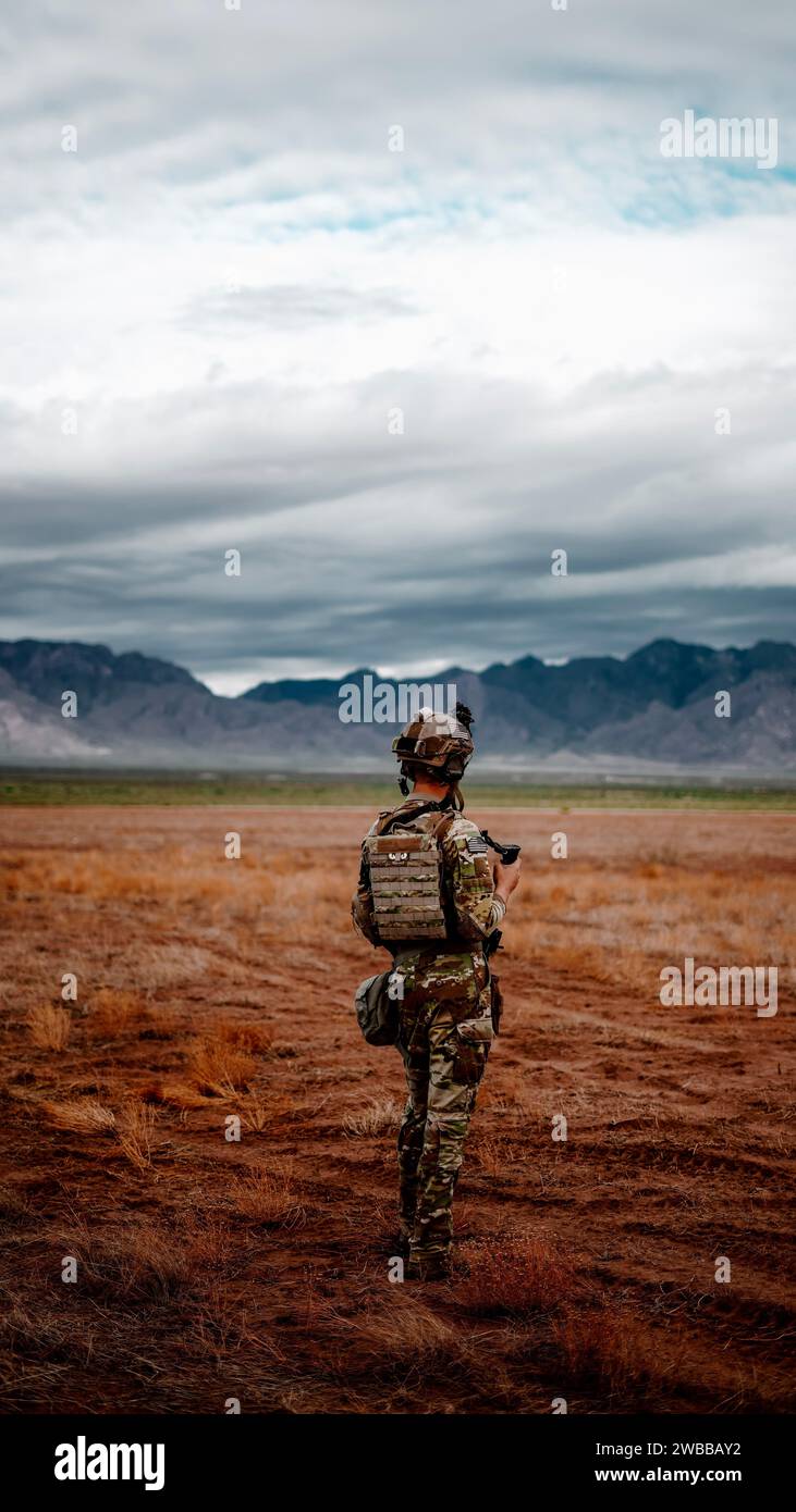Soldier scanning hi-res stock photography and images - Alamy