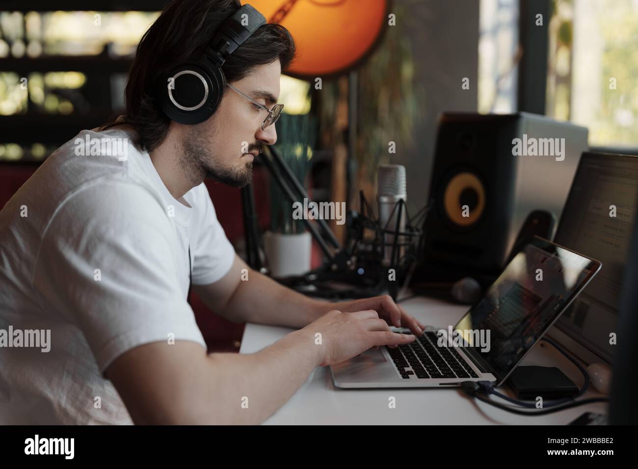 Music mixing process hi-res stock photography and images - Alamy
