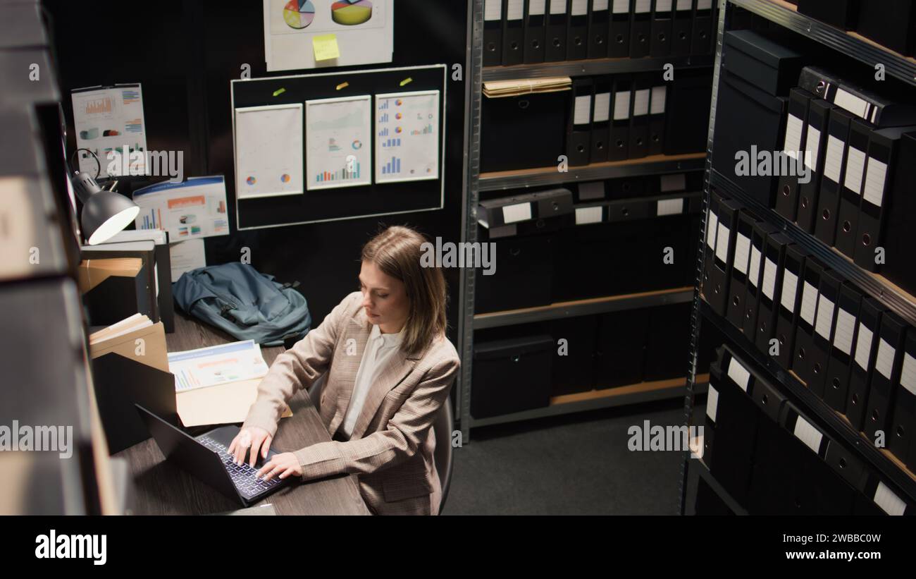 Police completing paperwork hi-res stock photography and images - Alamy
