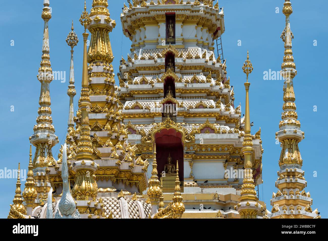 The traditional roof architecture of Wat Non Kum Temple, Sikhio ...