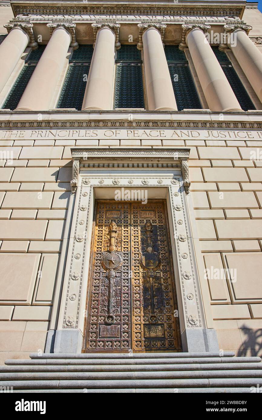Indiana world war memorial plaza hi-res stock photography and images ...