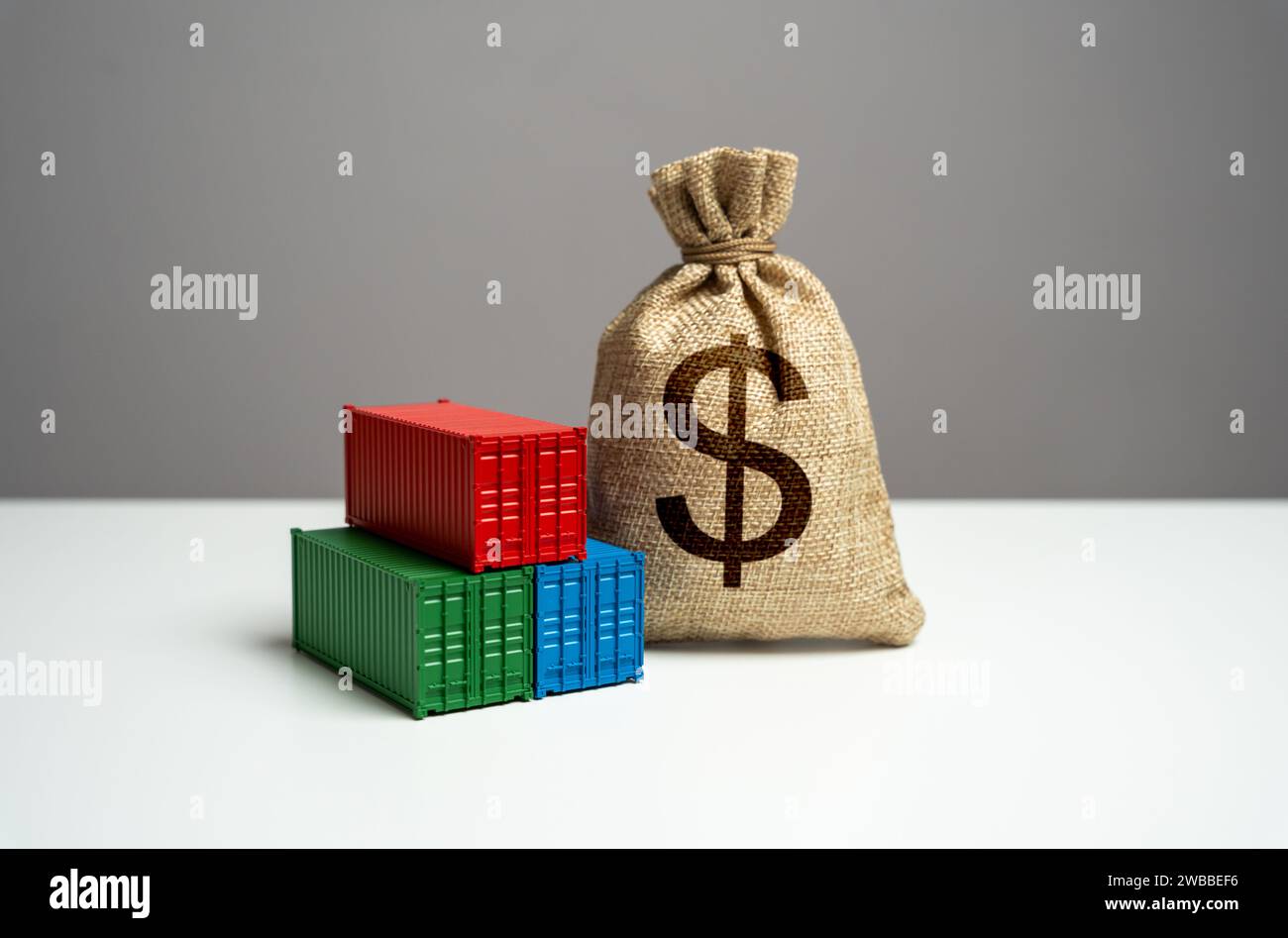 Shipping industry trends hi-res stock photography and images - Alamy