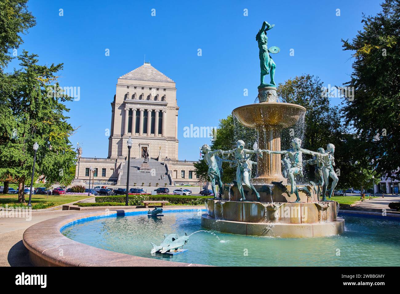 Neoclassical Building and Fountain in City Plaza, Eye-Level View Stock ...