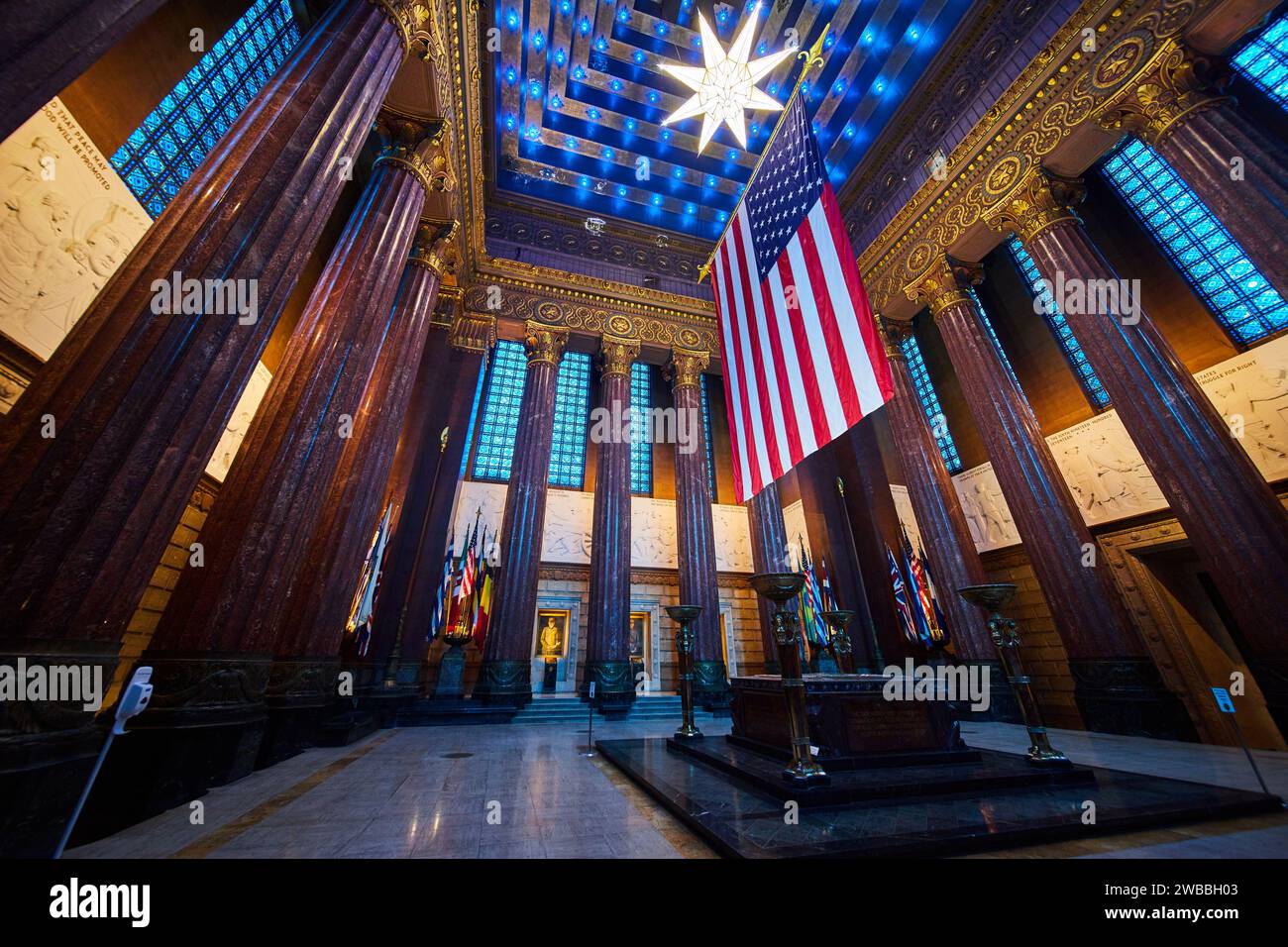 Blue starred ceiling hi-res stock photography and images - Alamy