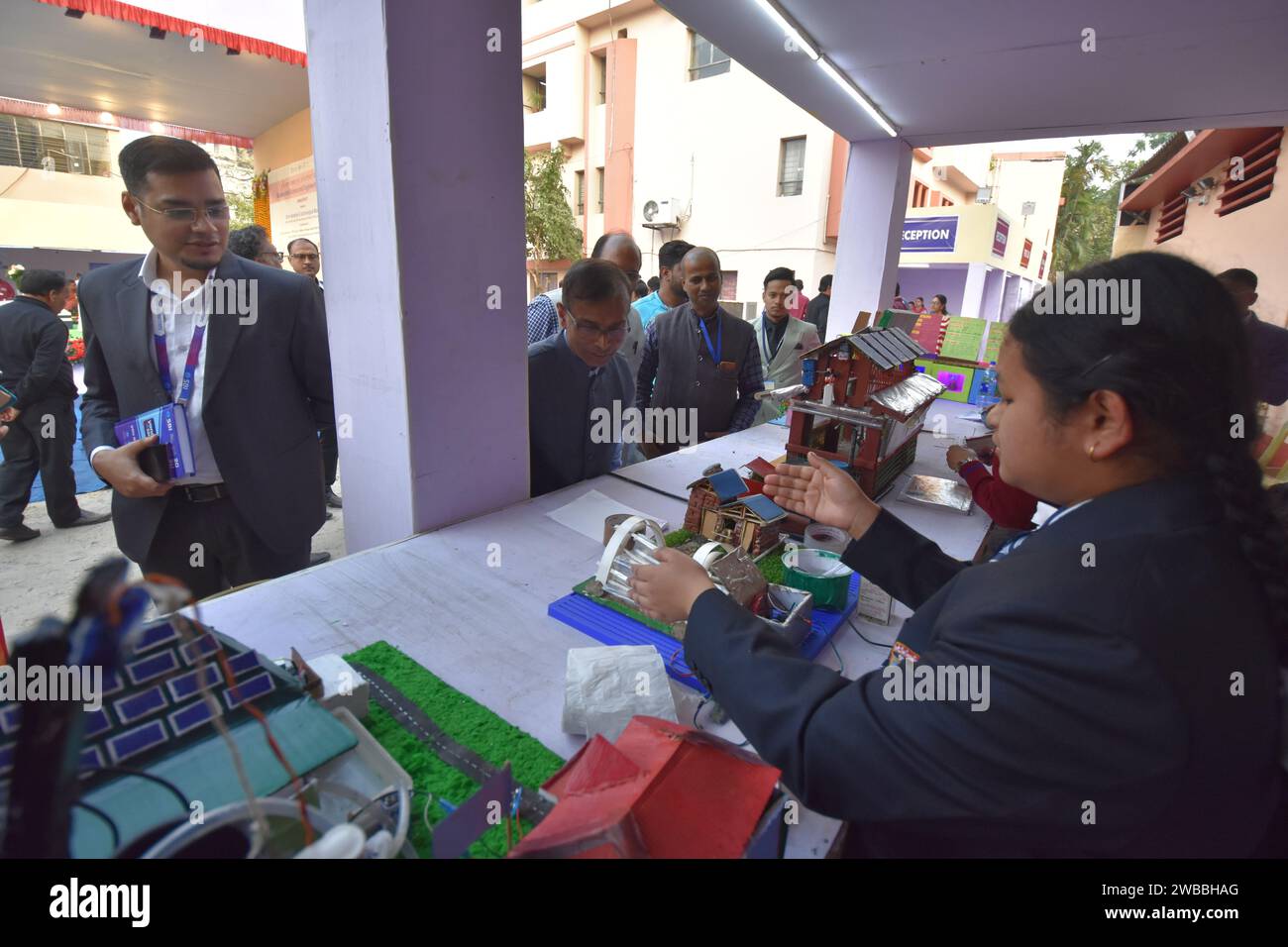 Kolkata, West Bengal, India. 9th Jan, 2024. Curious minds and ...