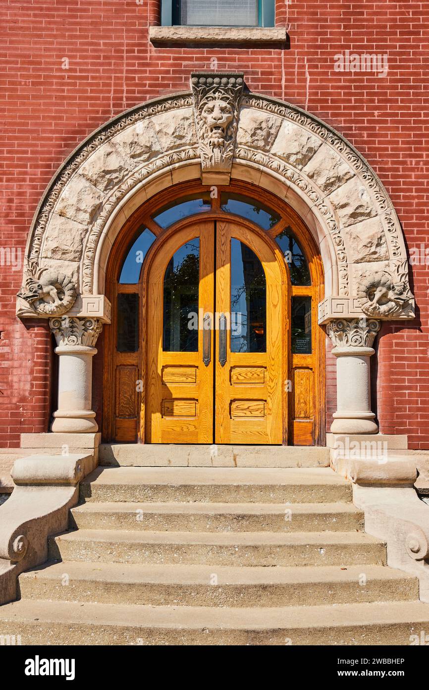 Decorative keystone hi-res stock photography and images - Alamy