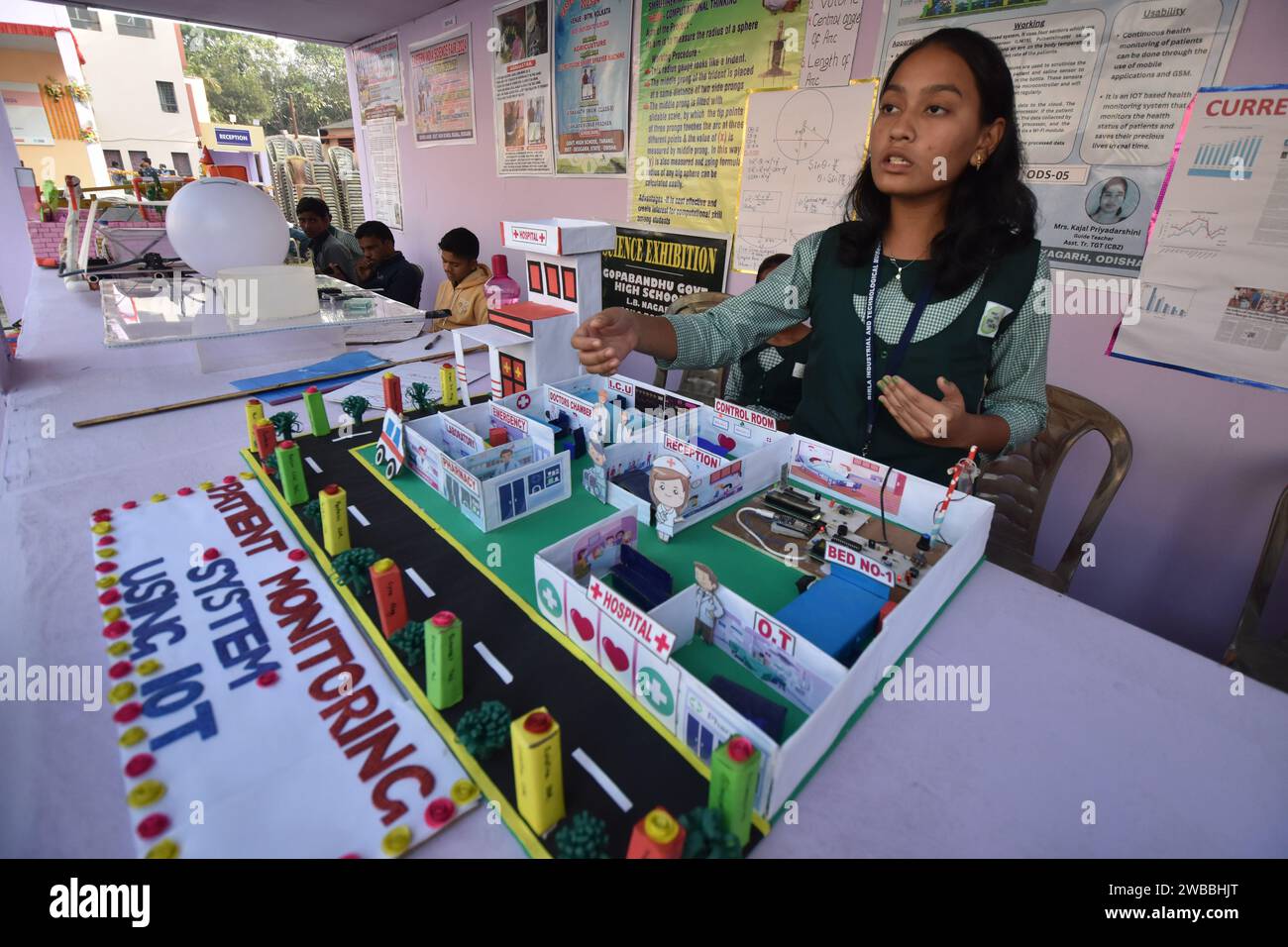 Kolkata, West Bengal, India. 9th Jan, 2024. Curious minds and ...