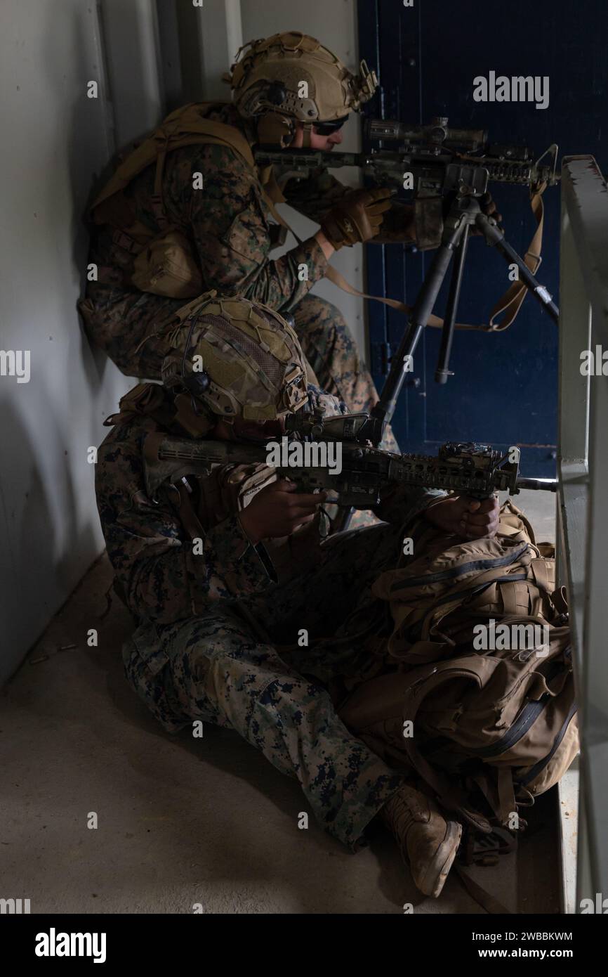 U.S. Marines with Battalion Landing Team 1/1, 31st Marine Expeditionary Unit, conduct a live ...