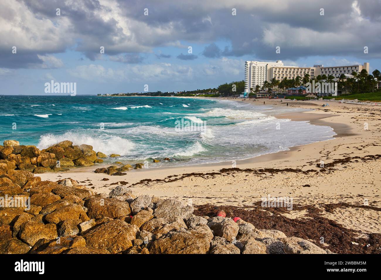 Tropical beach sea waves turquoise hi-res stock photography and images ...
