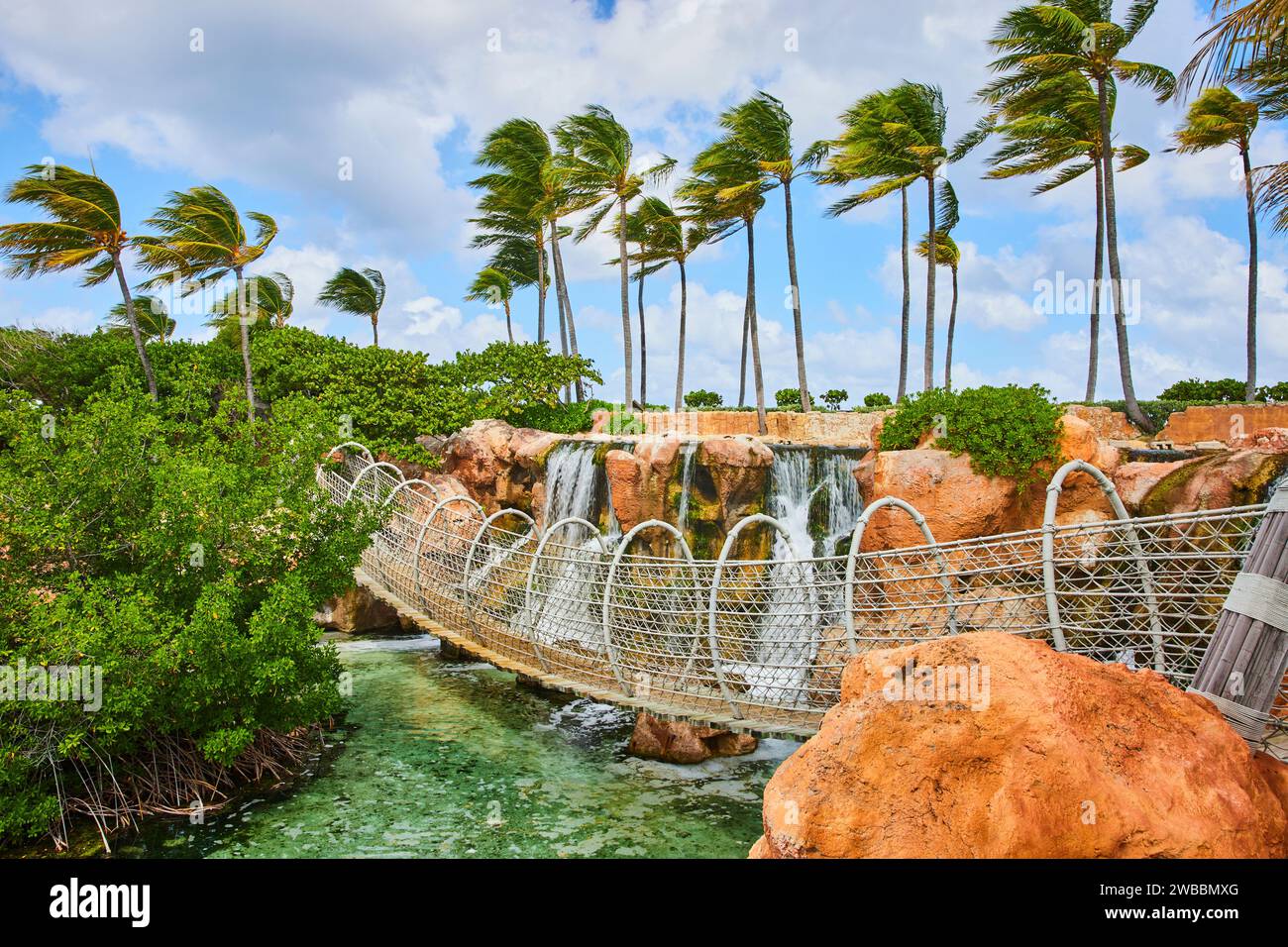 Paradise island bridge bahamas hi-res stock photography and images - Alamy