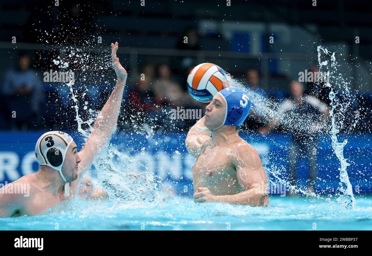 (240110) -- ZAGREB, Jan. 10, 2024 (Xinhua) -- Sascha Seifert (L) of ...