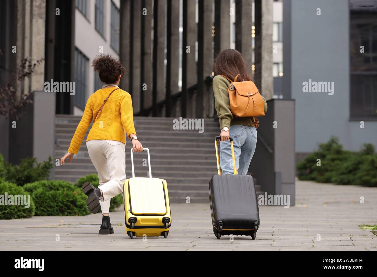 Travel young women flight delay hi-res stock photography and images - Alamy