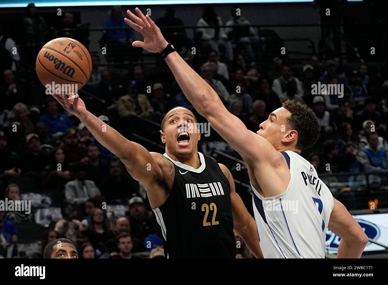 Memphis Grizzlies guard Desmond Bane (22) drives against Dallas ...