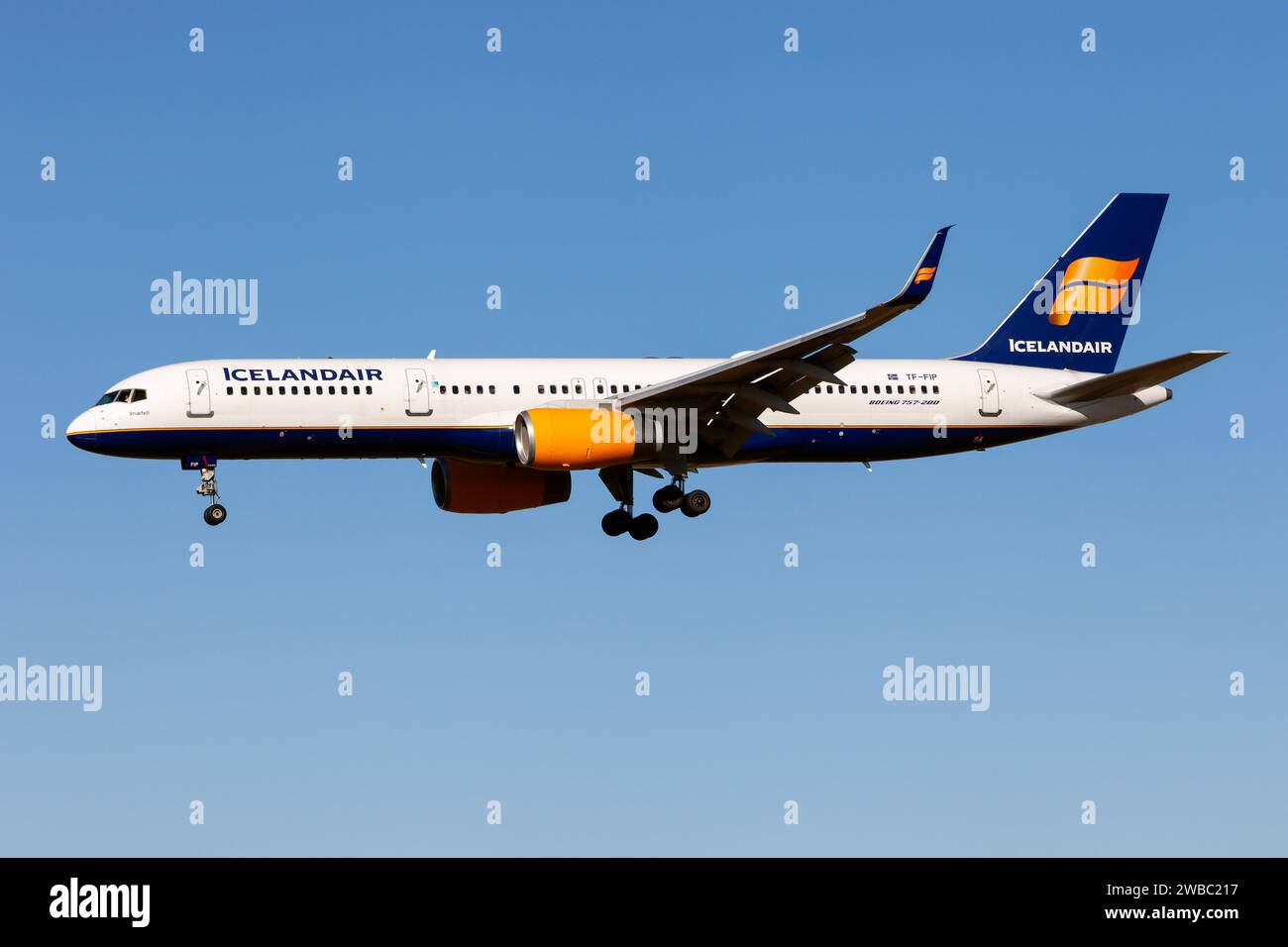 An Icelandair Boeing 757-200 landing at Barcelona El Prat airport ...