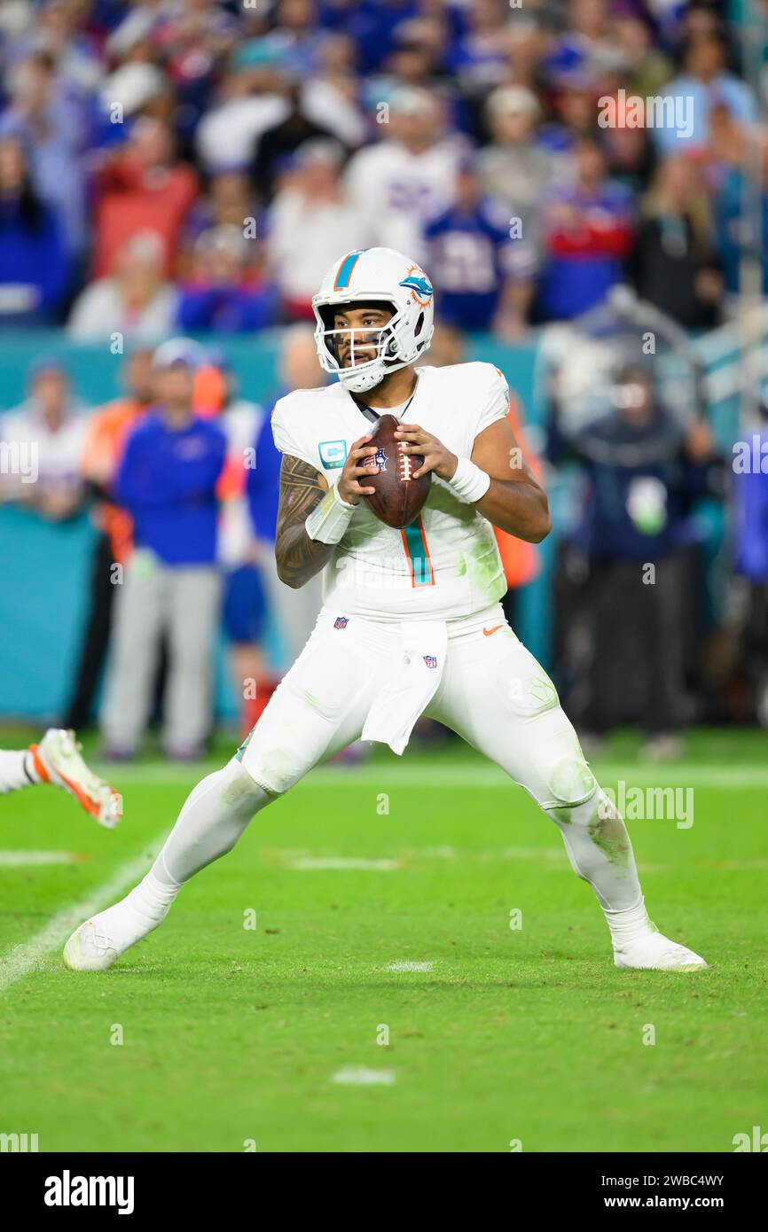 Miami Dolphins quarterback Tua Tagovailoa (1) looks to throw the ball ...