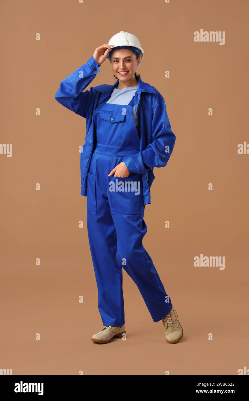 Female carpenter in uniform hi-res stock photography and images - Alamy