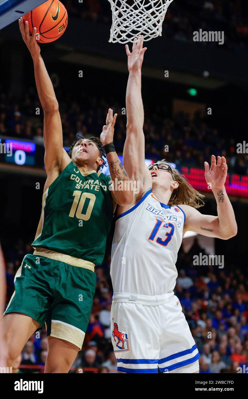 Colorado State guard Nique Clifford (10) shoots next to Boise State ...