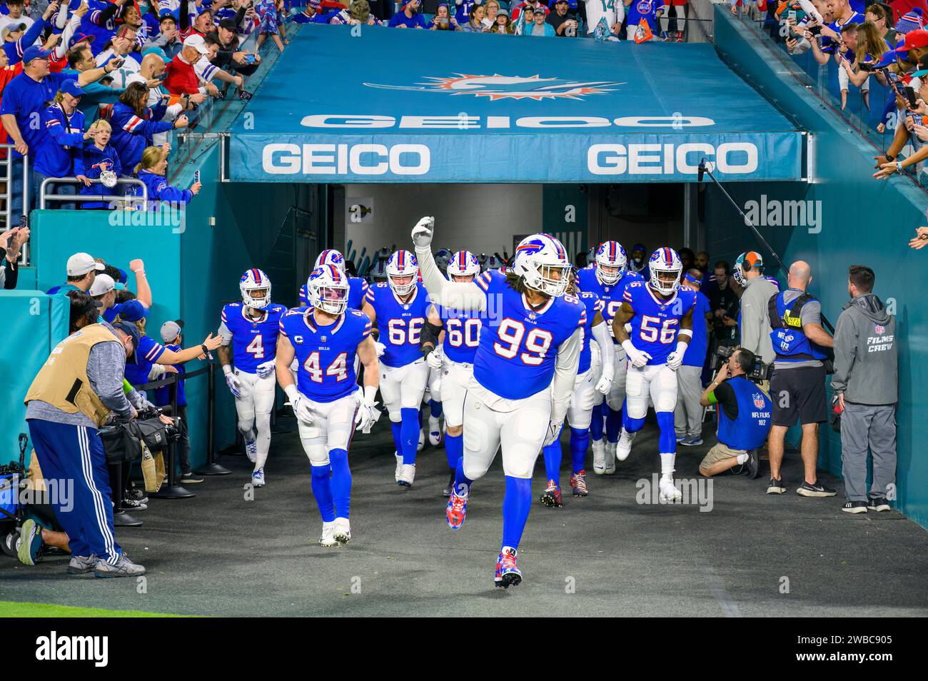 Buffalo Bills defensive tackle Tim Settle (99), linebacker Tyler ...