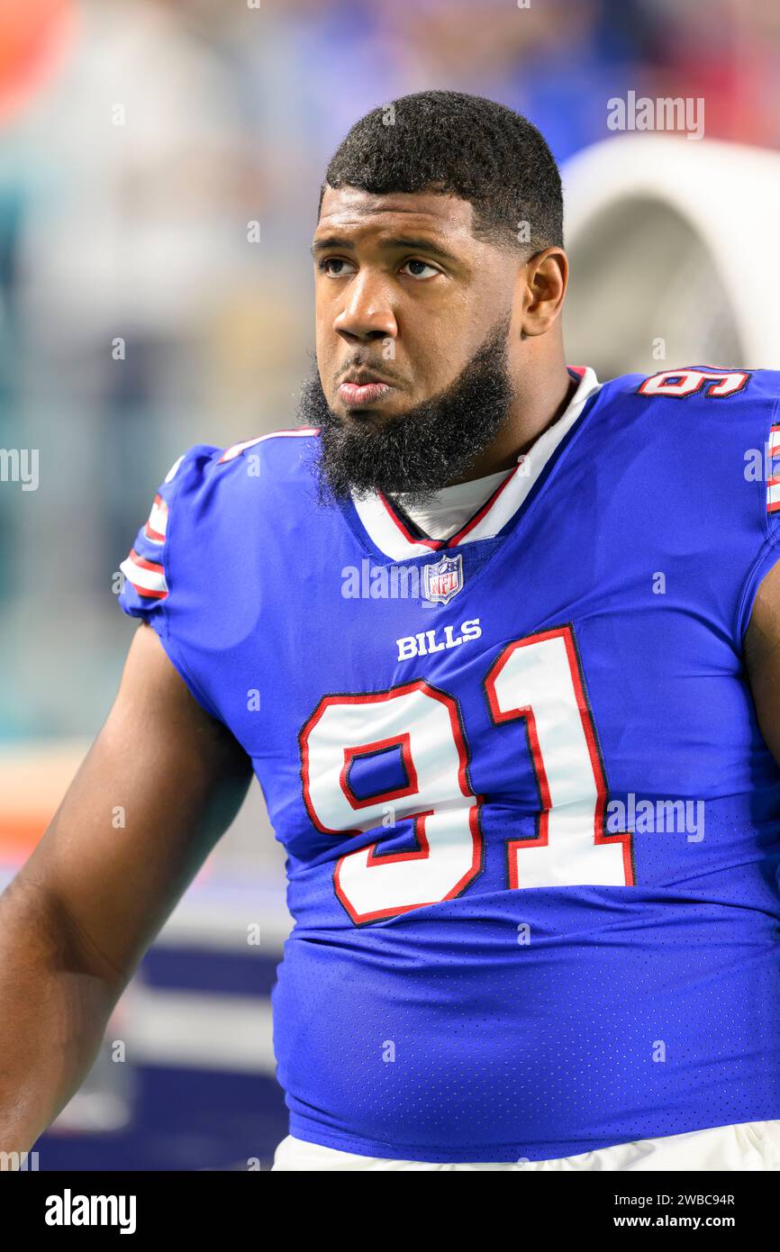 Buffalo Bills defensive tackle Ed Oliver (91) stands on the sidelines ...