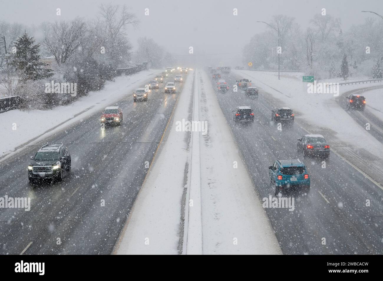Chicago, USA. 9 January 2024. Chicago weather : Traffic passes by as ...
