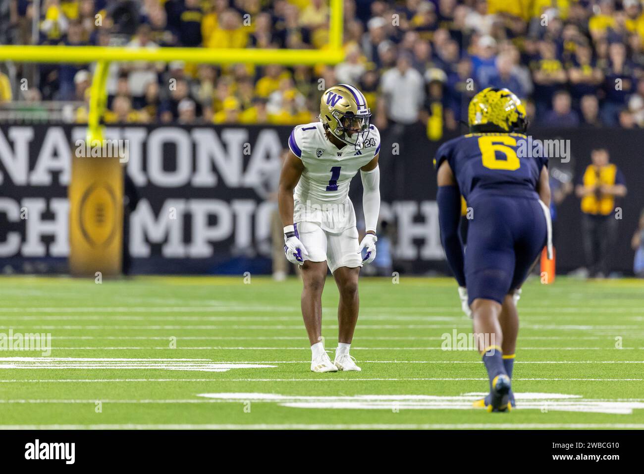 Washington Huskies cornerback Jabbar Muhammad (1) defends Michigan ...