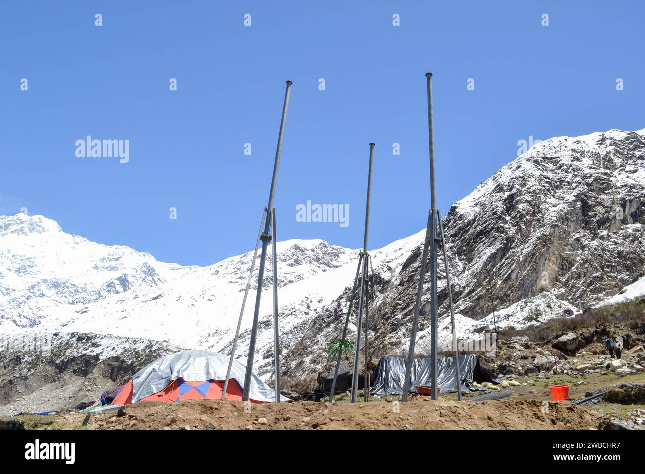 Building Telecommunication towers in Kedarnath project. Government made ...