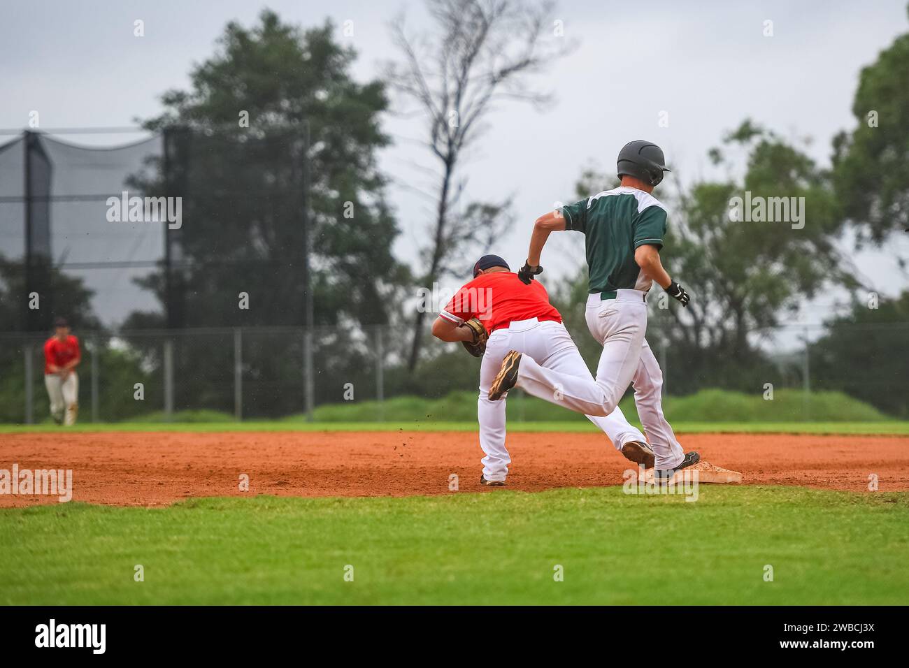 Baseball running action sport hi-res stock photography and images - Alamy
